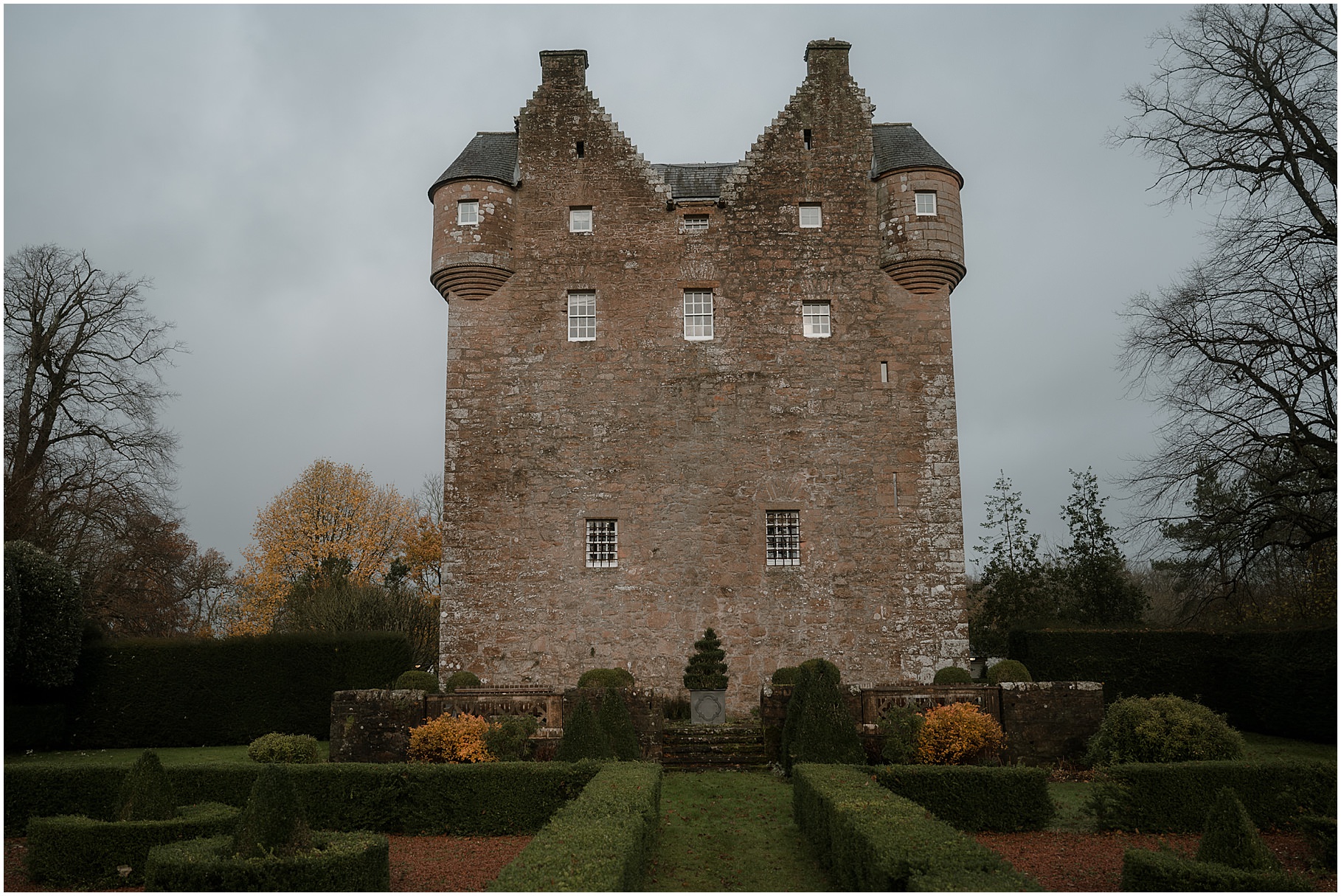 Castle Weddings in Scotland | Natalia Swiader Photography